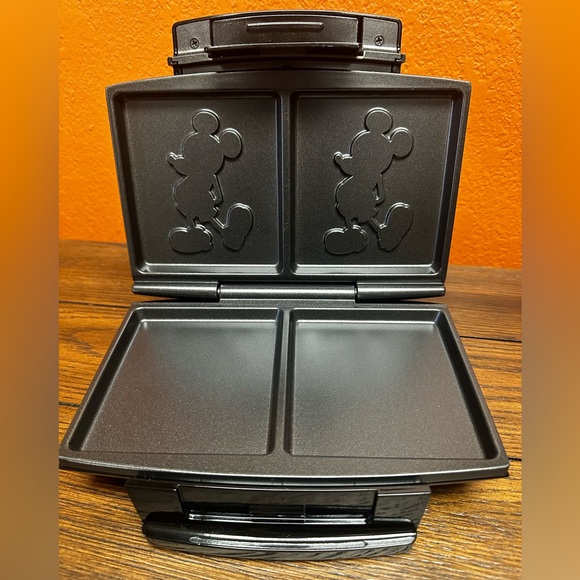 Disney | Kitchen | Mickey Mouse Sandwich Maker Disney Model Dcm 5 ...